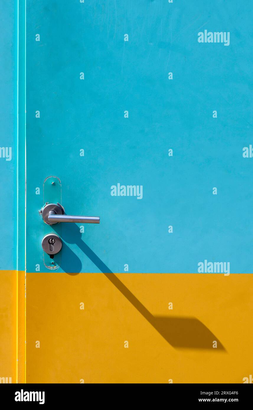 Door of iron hi-res stock photography and images - Alamy