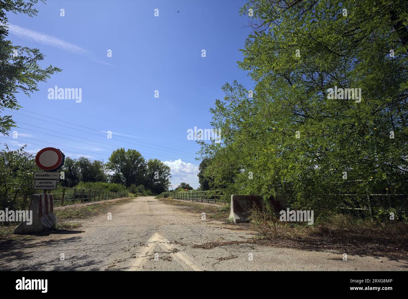 Isolation barriers hi-res stock photography and images - Alamy