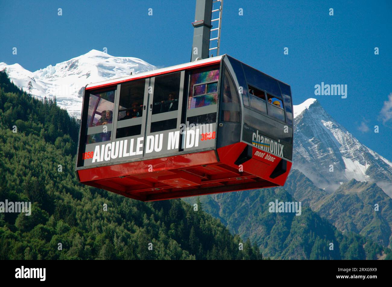 Cable car from Chamonix Mont-Blanc to the Aiguille du Midi mountain ...