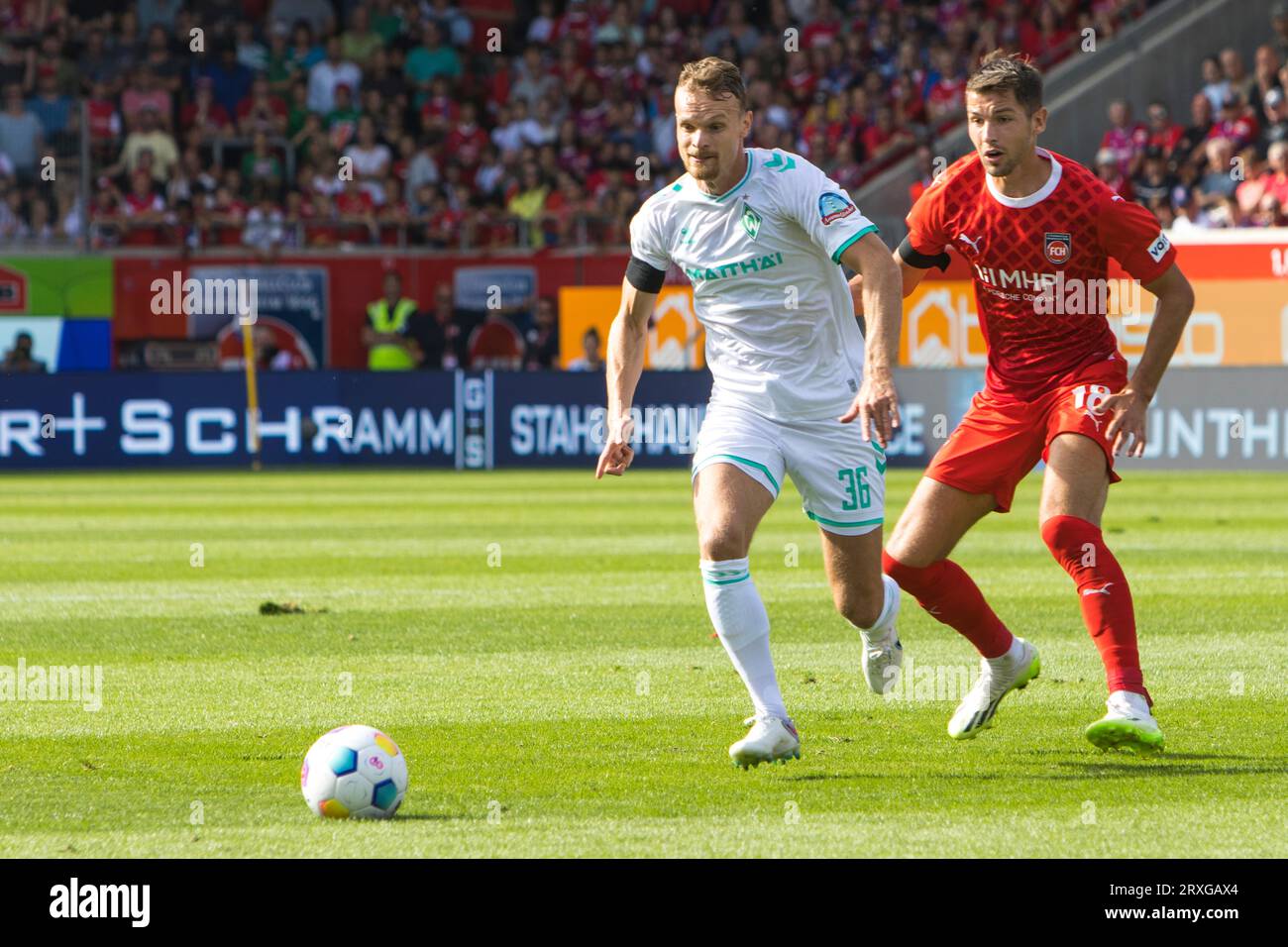 Christian GROss (Werder Bremen) in a duel with Marvin PIERINGER (1. FC ...