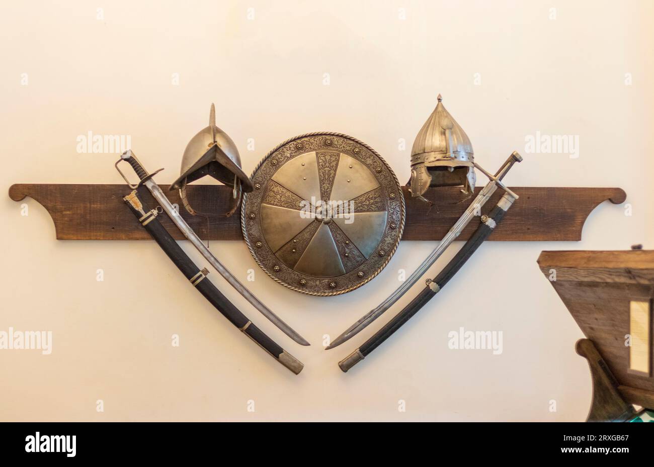Armour weapons on display hi-res stock photography and images - Alamy