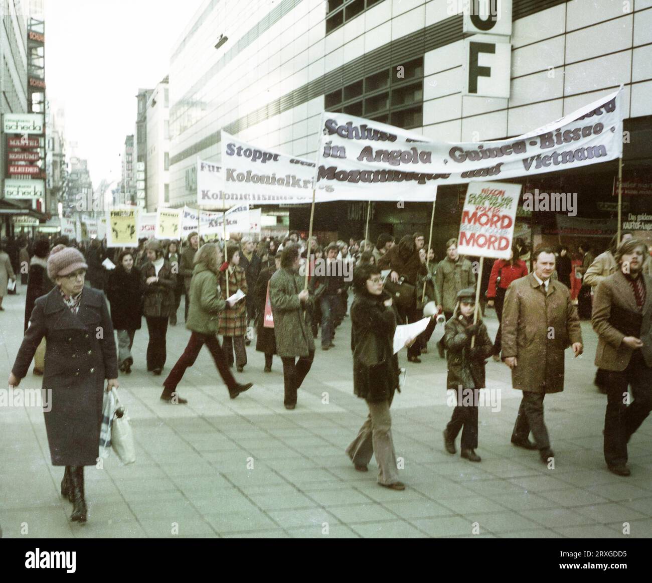 DEU, Germany: The historical colour photos from the times of the 1970s ...