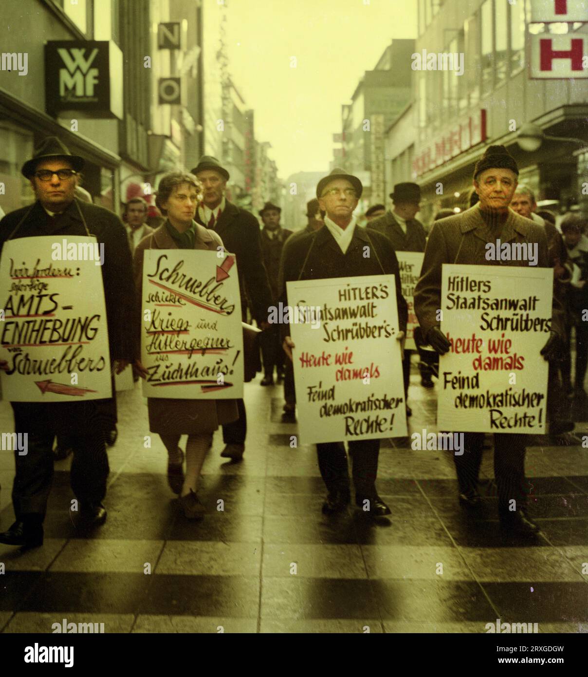 DEU, Germany: The historical colour photos from the times of the 1970s ...
