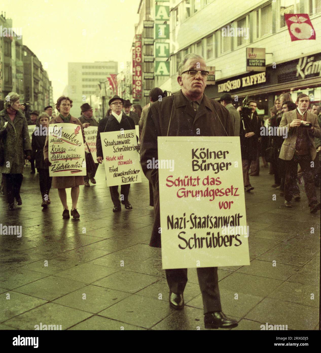 DEU, Germany: The historical colour photos from the times of the 1970s ...