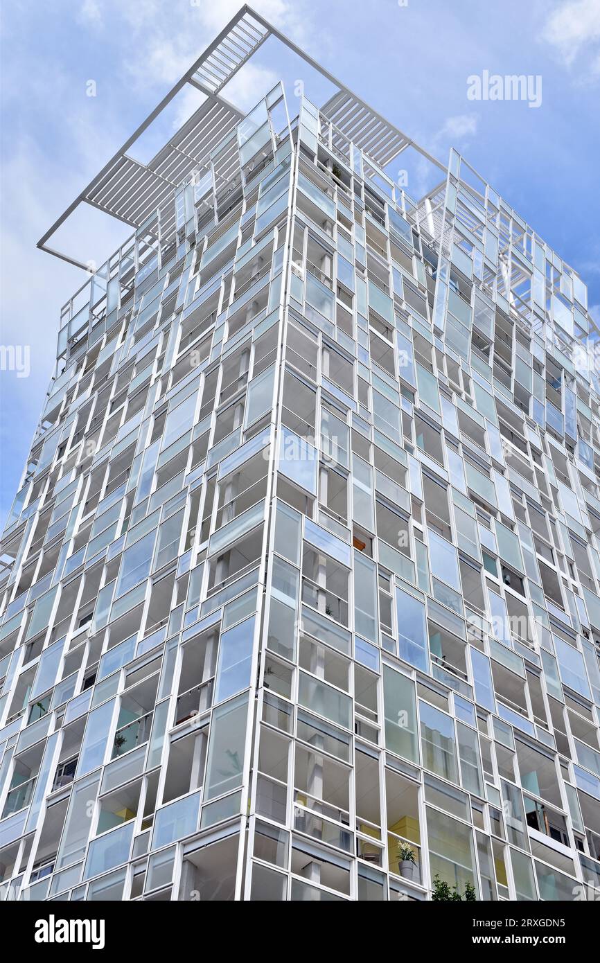 L'Ycon, a striking apartment building in fashionable La Confluence ...