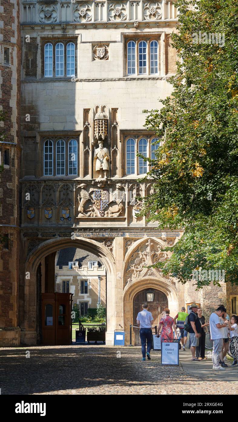 Trinity college main entrance hi-res stock photography and images - Alamy