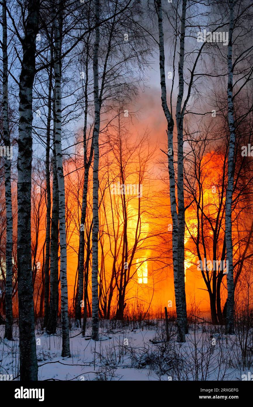 Burning wooden building hi-res stock photography and images - Alamy