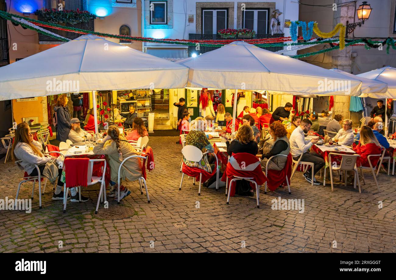 Roadside cafe night hi-res stock photography and images - Alamy