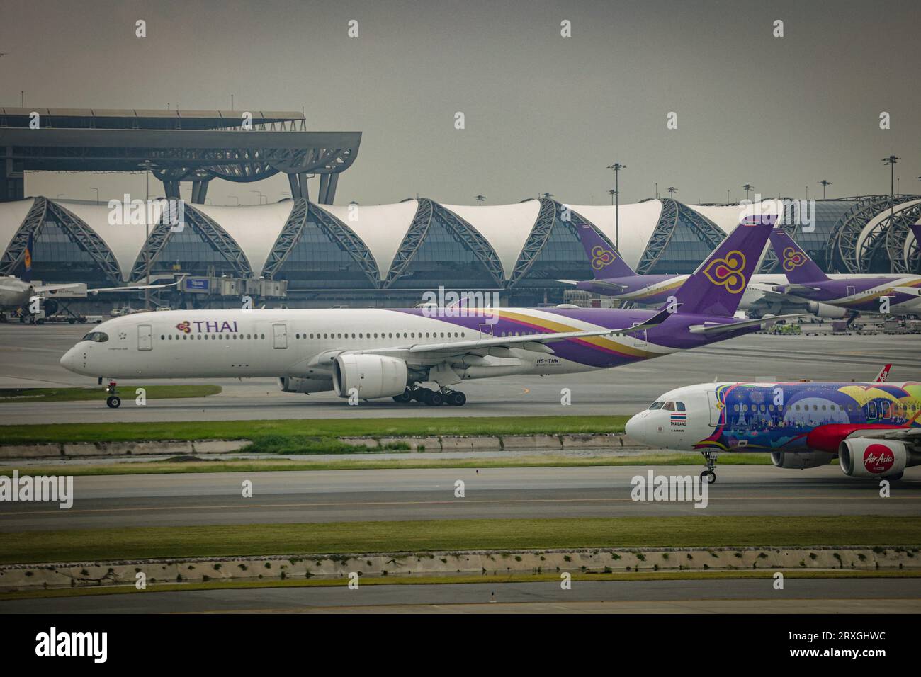 Sat 1 terminal hi-res stock photography and images - Alamy