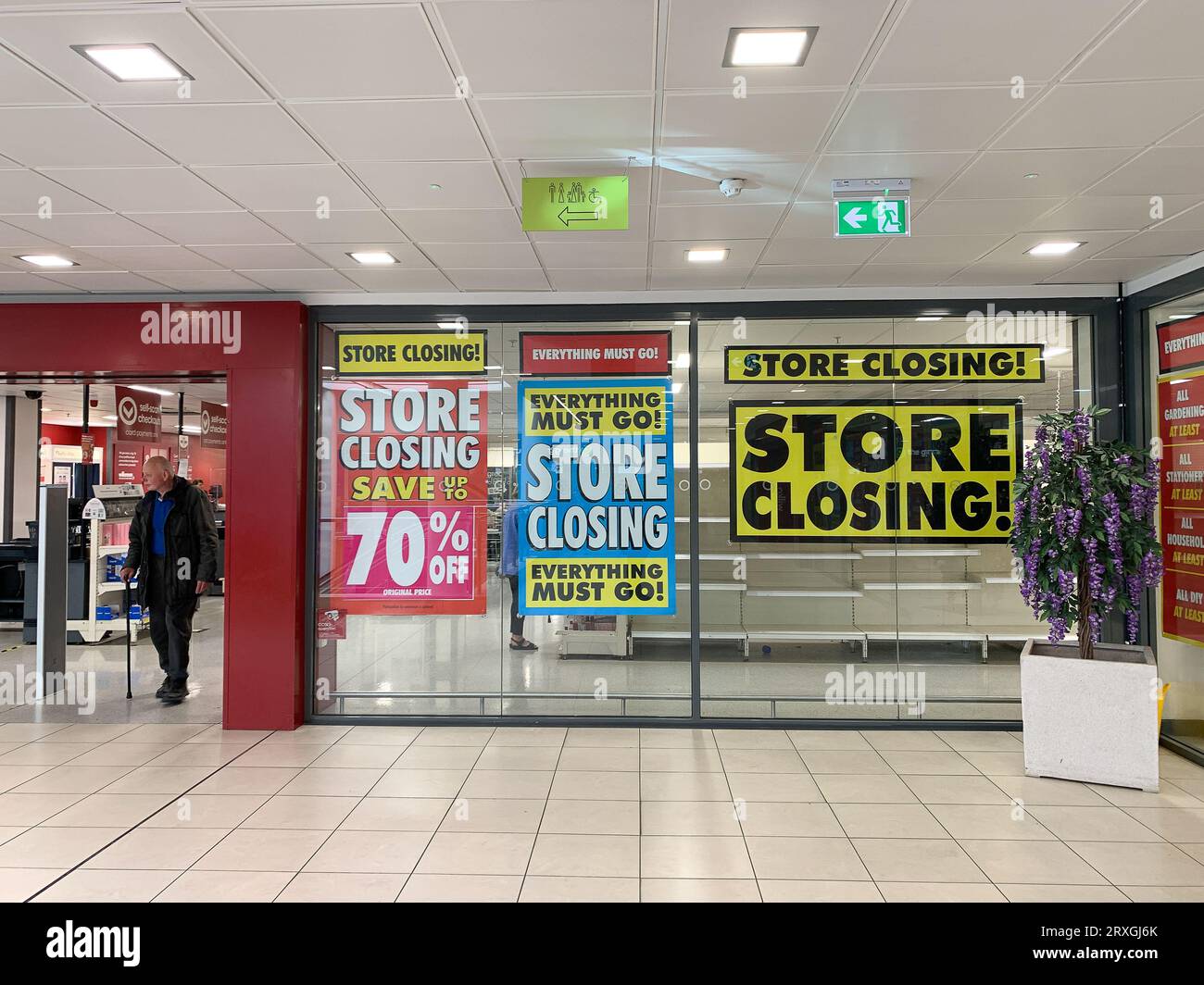 Empty wilko store hi-res stock photography and images - Alamy