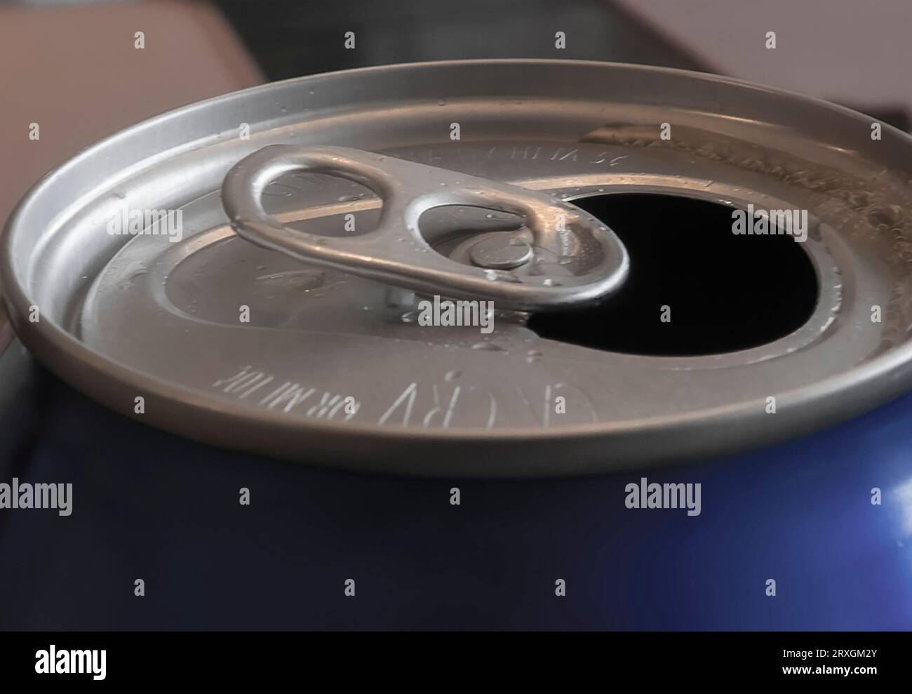 Pop top beer can hi-res stock photography and images - Alamy