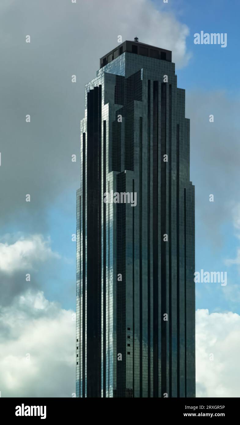 Houstons iconic tower hi-res stock photography and images - Alamy