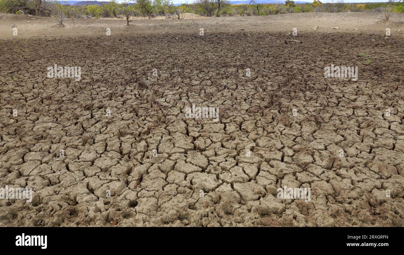 Dry dam hi-res stock photography and images - Alamy