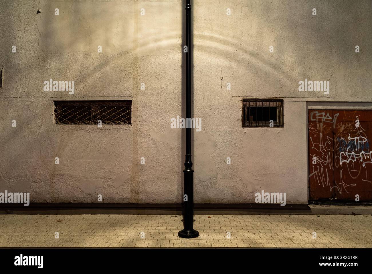 shadow of a lantern on a building Stock Photo - Alamy