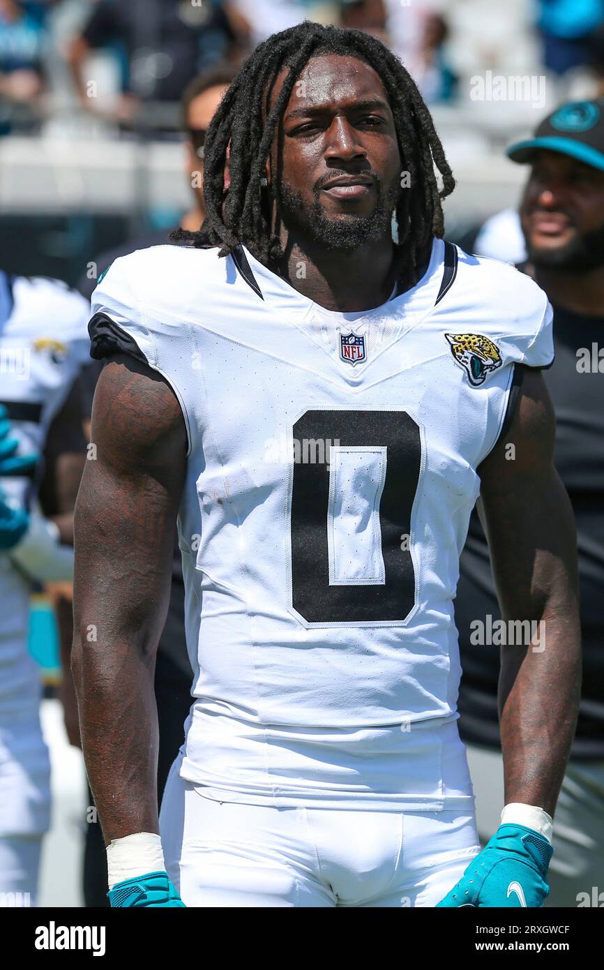 Jacksonville Jaguars wide receiver Calvin Ridley (0) lines up before an ...