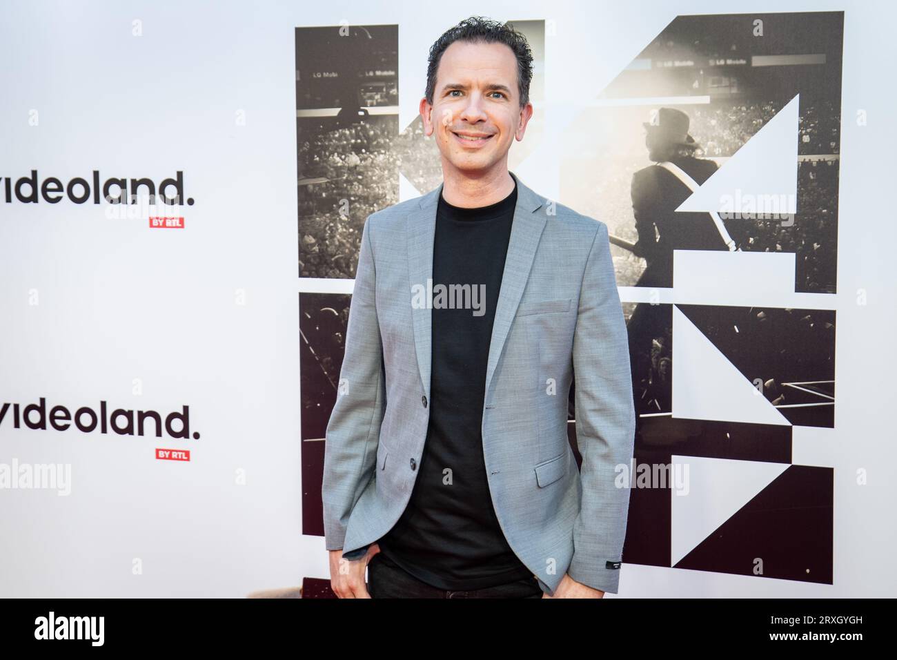 AMSTERDAM - Bart Arens on the red carpet, prior to the premiere of the ...