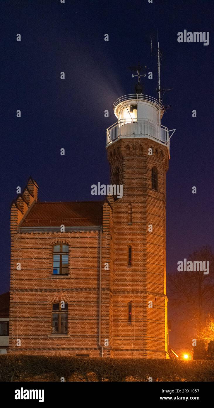 Shining lighthouse hi-res stock photography and images - Alamy