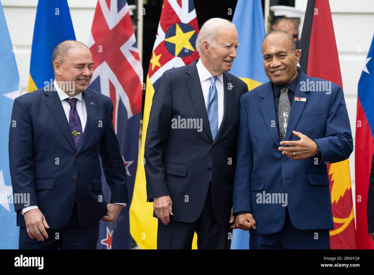 Kiribati house hi-res stock photography and images - Alamy