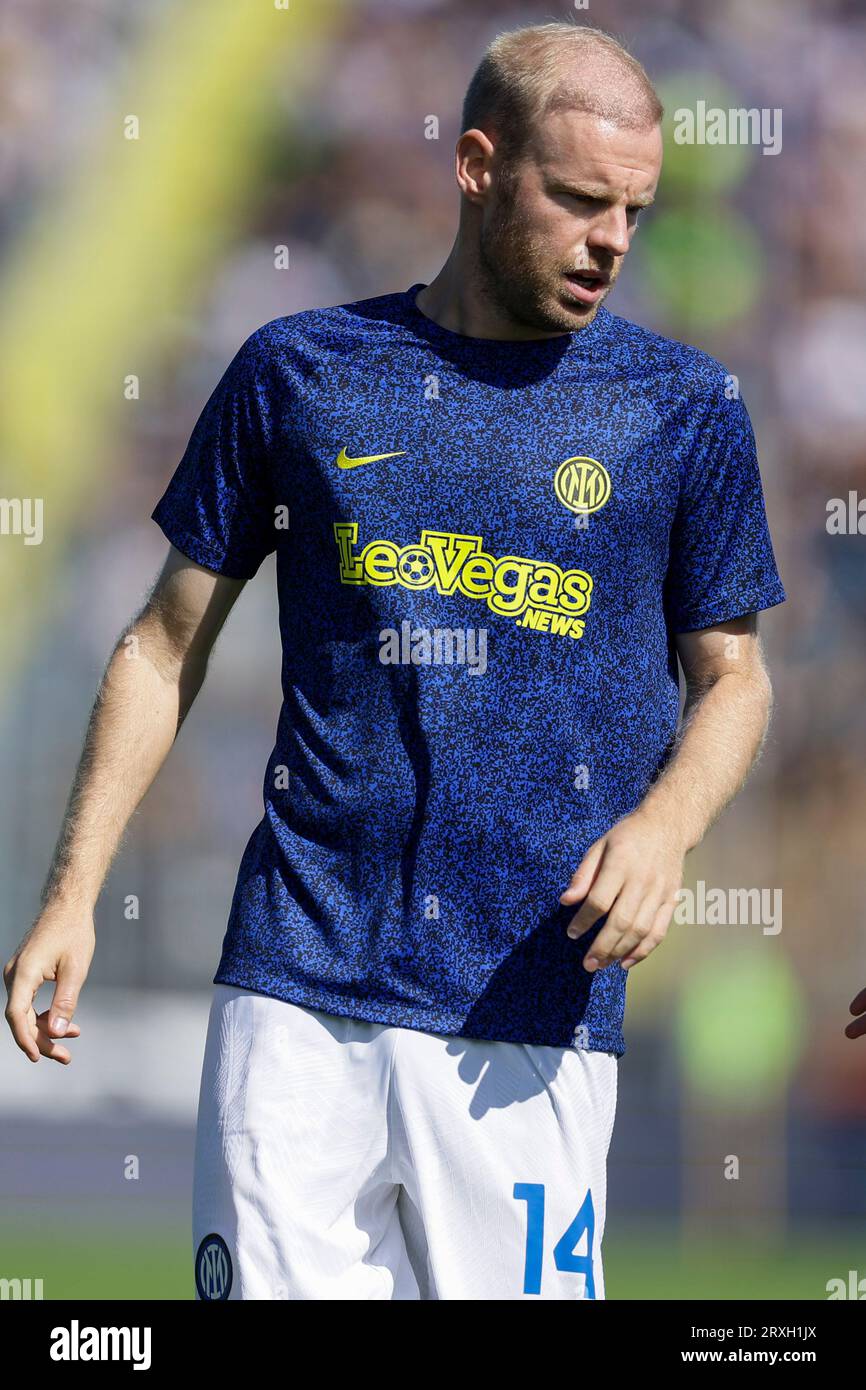 Inter davy hi-res stock photography and images - Alamy