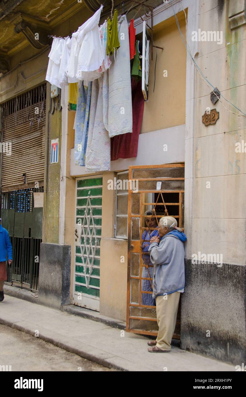 People drying clothes in the street hi-res stock photography and images ...
