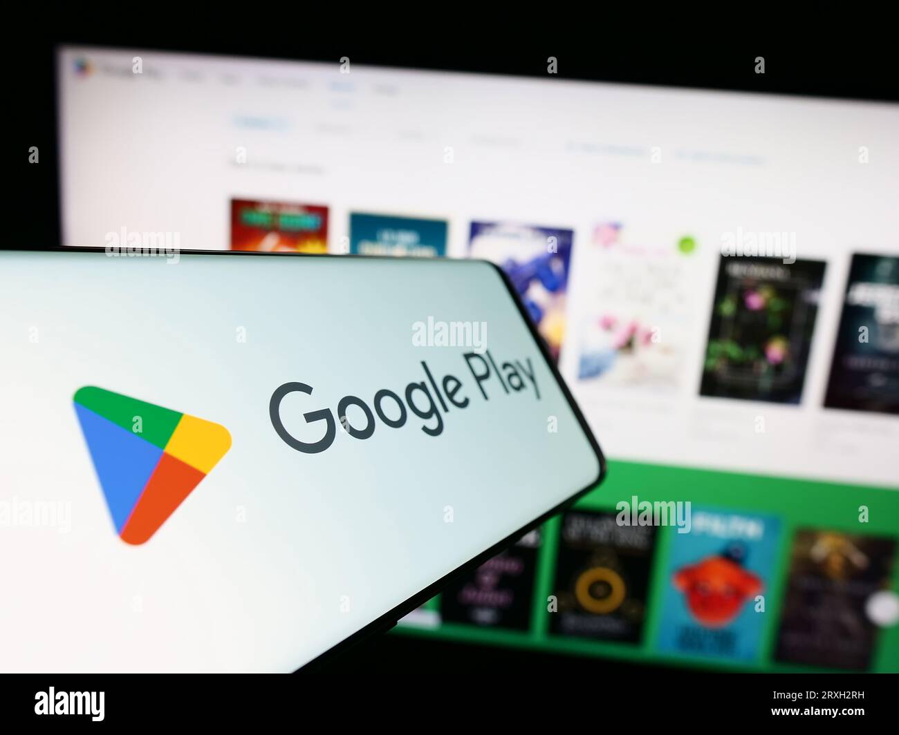 Google play store logo hi-res stock photography and images - Alamy