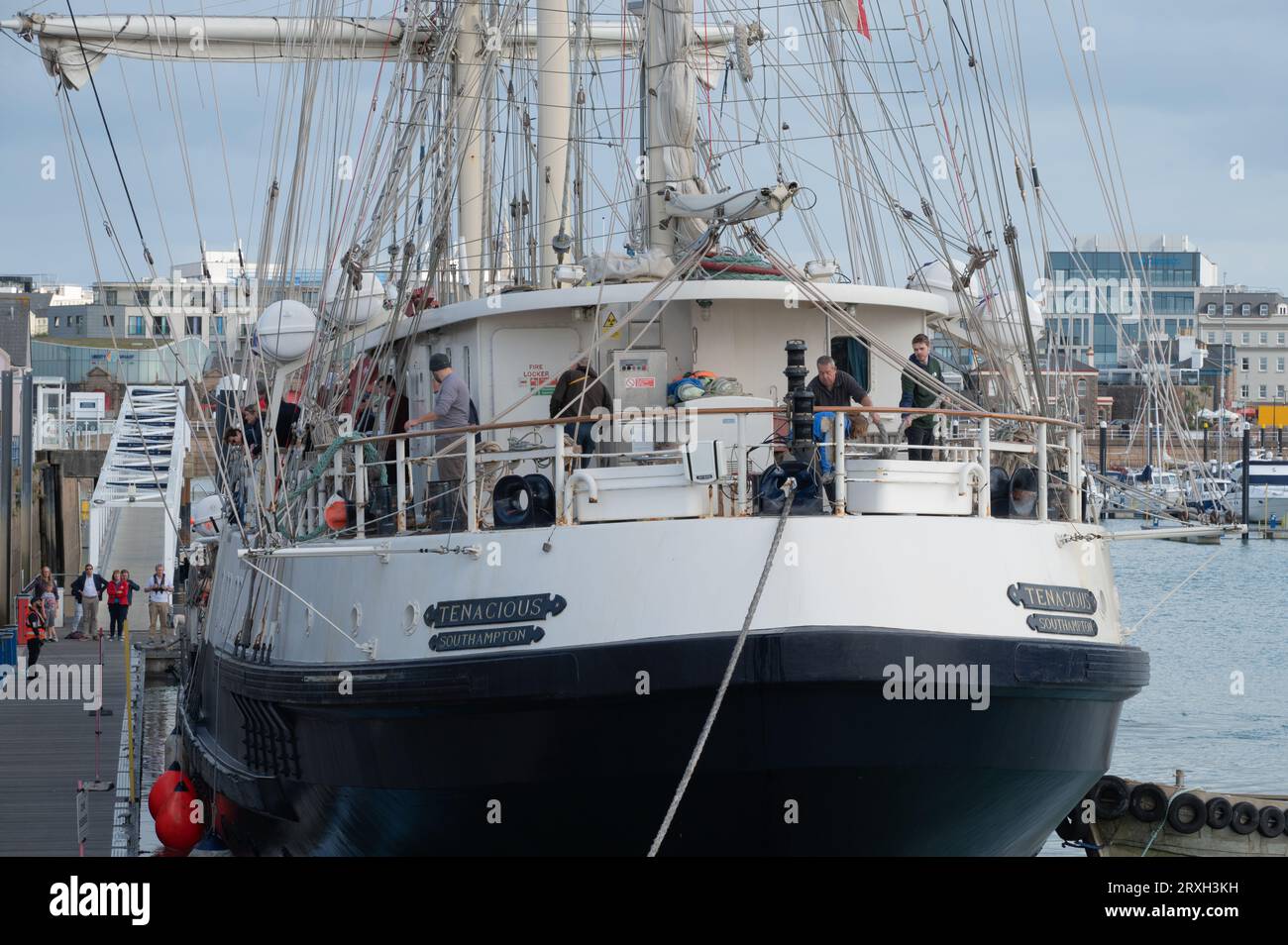 Jubilee sailing trust tenacious hi-res stock photography and images - Alamy