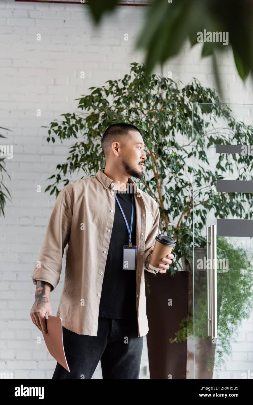 Man walking out exit door hi-res stock photography and images - Alamy