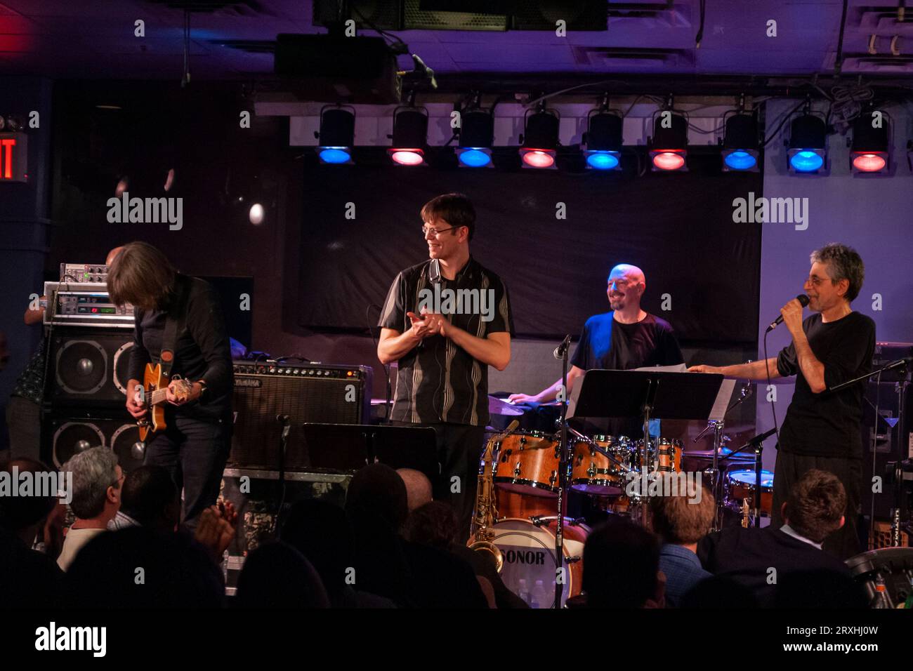 L'image featuring Mike Mainieri, David Spinozza, Warren Bernhardt ...