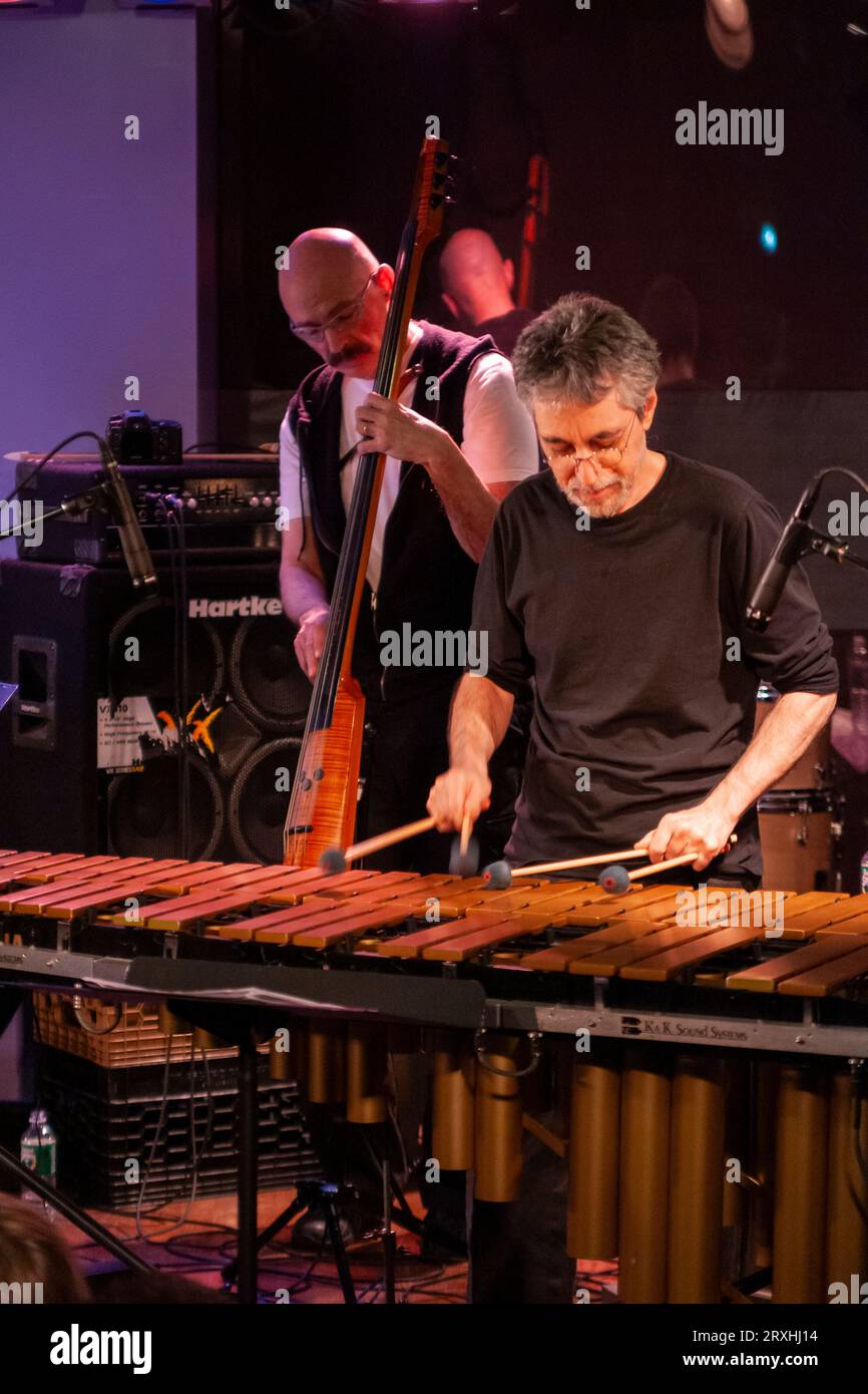 L'image featuring Mike Mainieri, David Spinozza, Warren Bernhardt ...