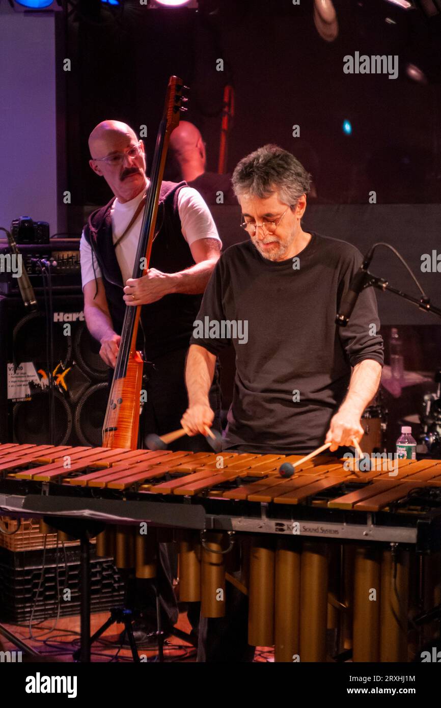 L'image featuring Mike Mainieri, David Spinozza, Warren Bernhardt ...