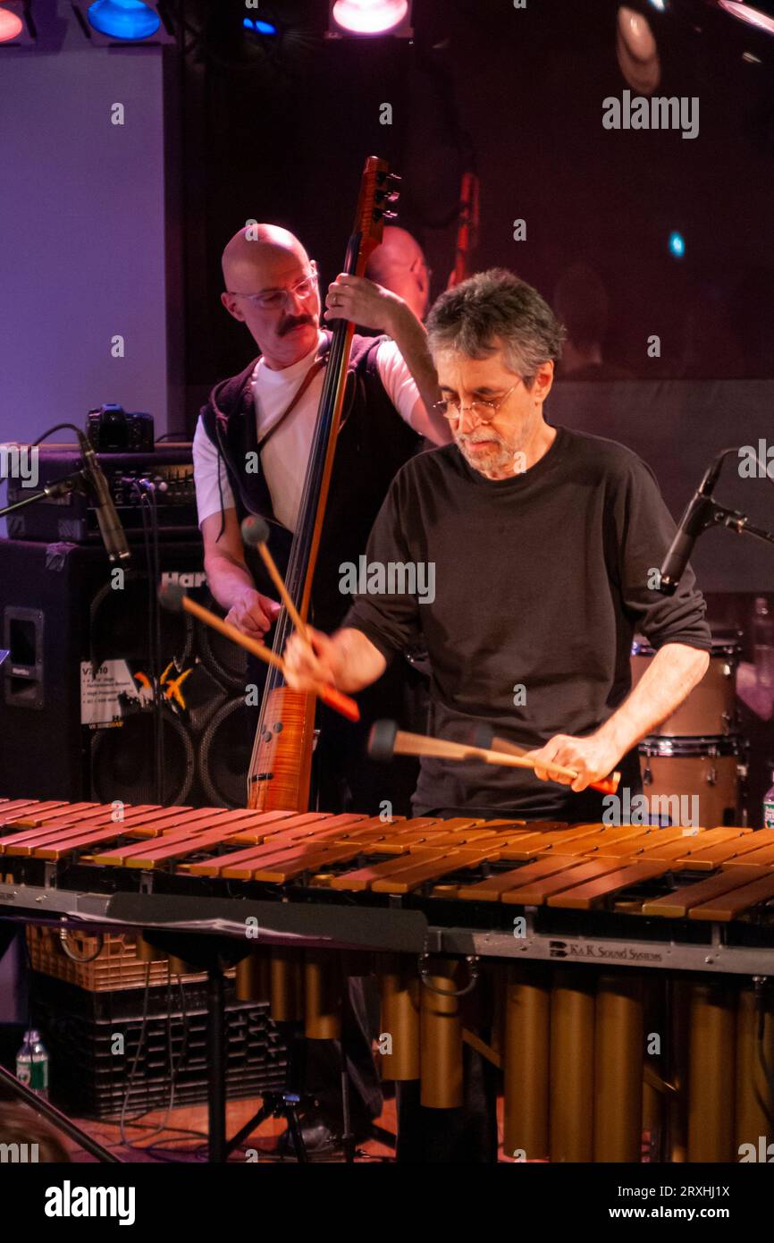 L'image featuring Mike Mainieri, David Spinozza, Warren Bernhardt ...