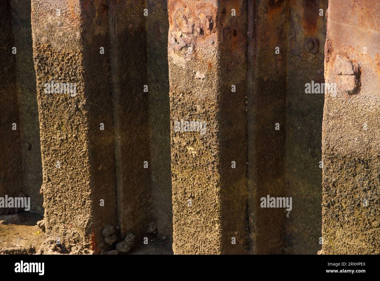 Wharf pylons hi-res stock photography and images - Alamy