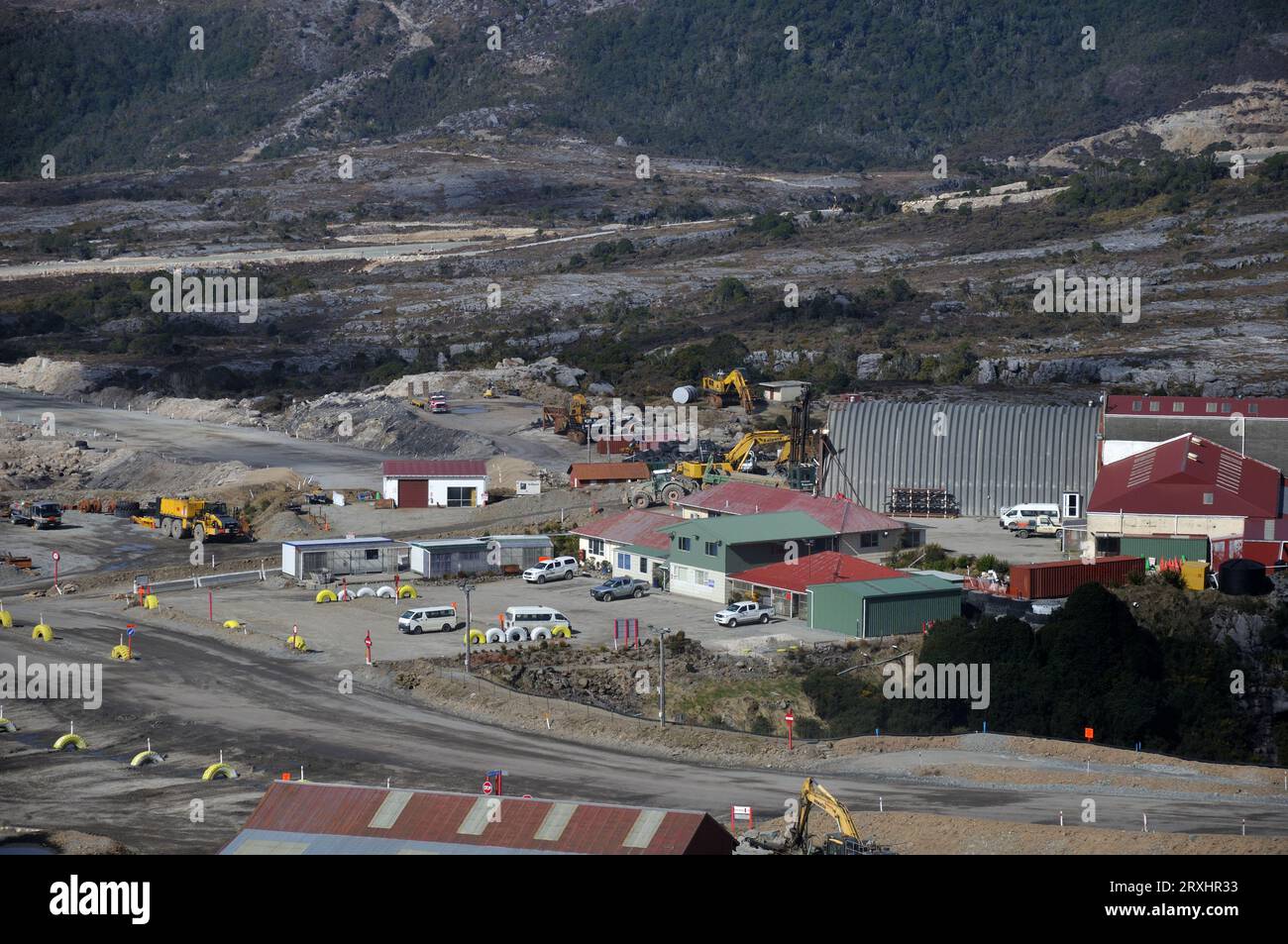 Main office and engineering buildings at Stockton open cast coal mine ...