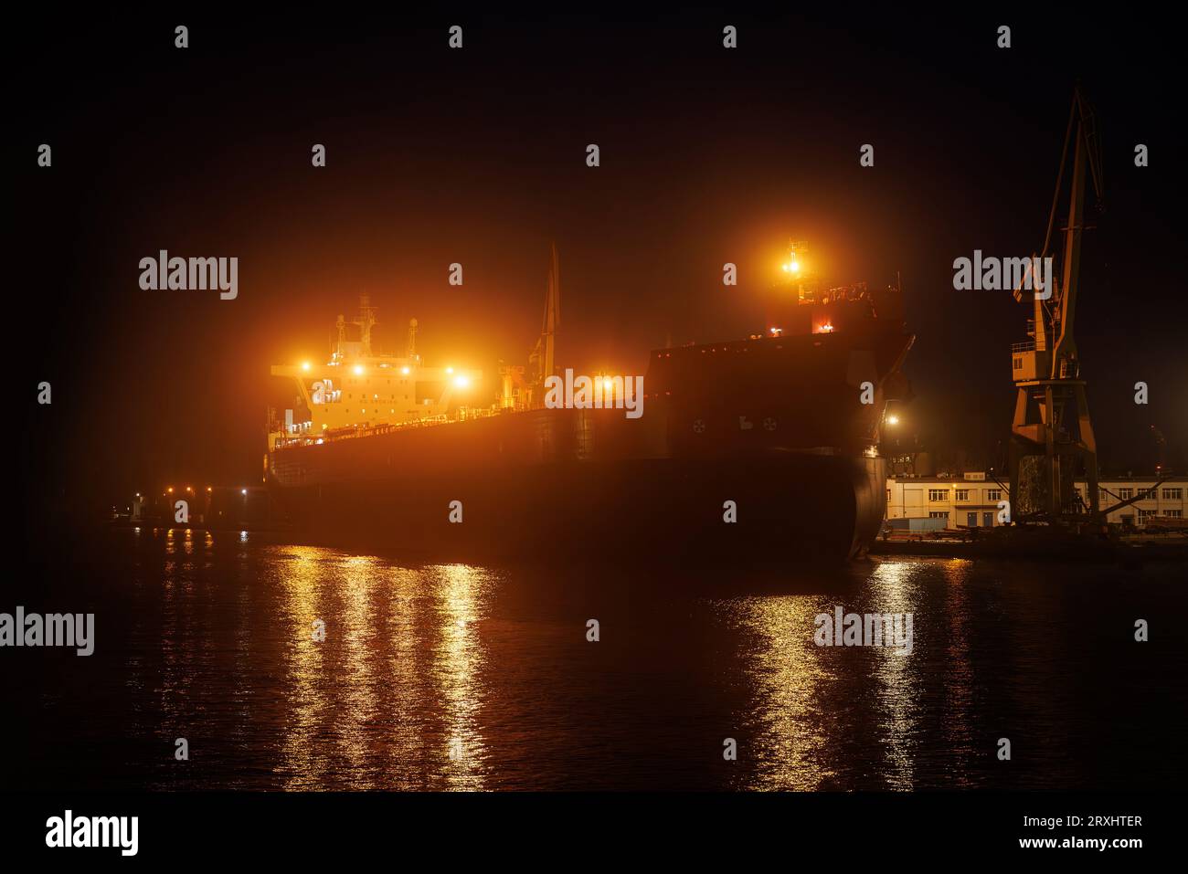Lng tanker russia gas hi-res stock photography and images - Alamy