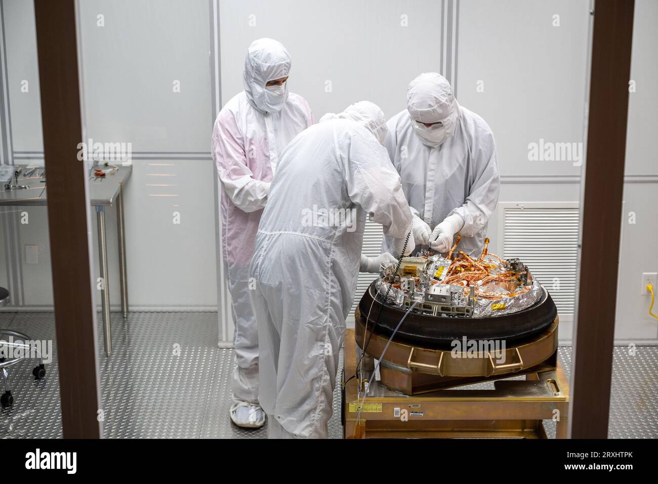 Dugway, United States. 24th Sep, 2023. Curation teams process the ...