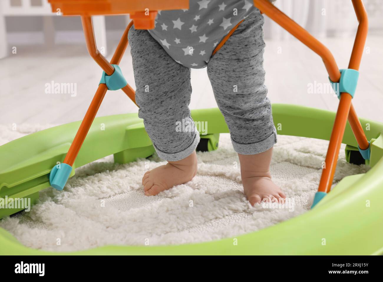 Baby on steps of house hi-res stock photography and images - Alamy
