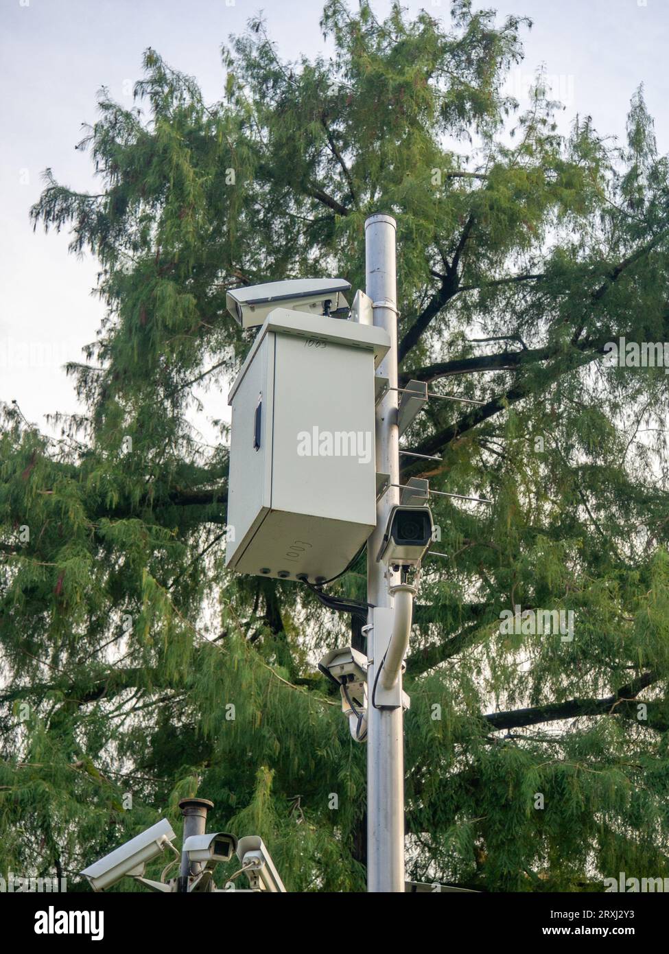 Police issuing a fine hi-res stock photography and images - Alamy