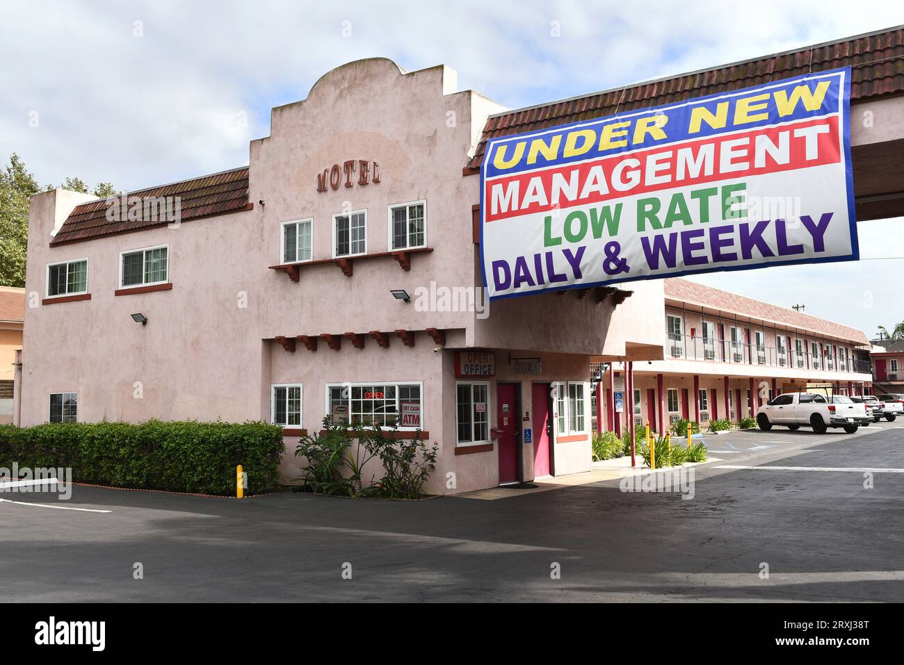 Welcome inn and suites hi-res stock photography and images - Alamy