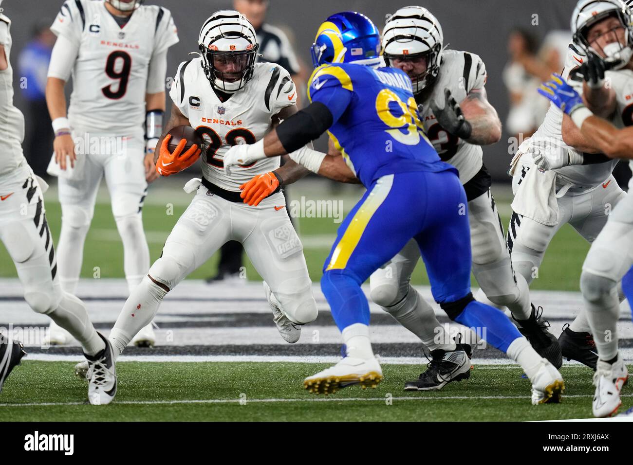 Cincinnati Bengals Joe Mixon runs with the ball as Los Angeles Rams ...
