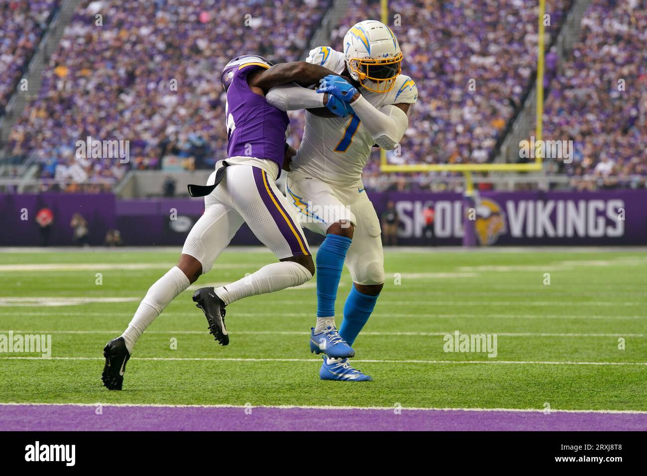 Los Angeles Chargers tight end Gerald Everett (7) is tackled by ...