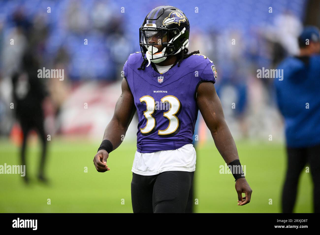 Baltimore Ravens running back Melvin Gordon III (33) works out before ...