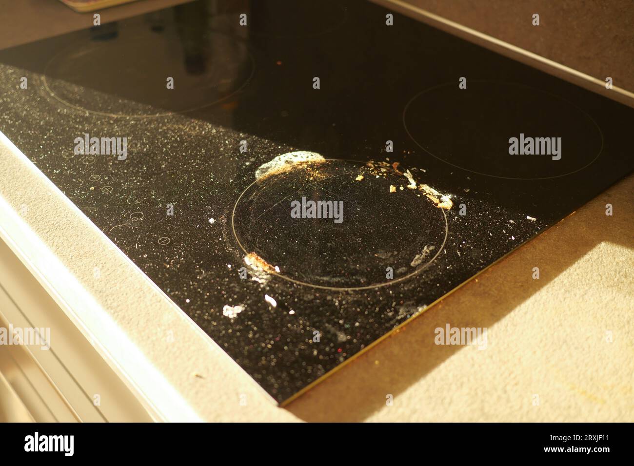Messy cooker hob hi-res stock photography and images - Alamy