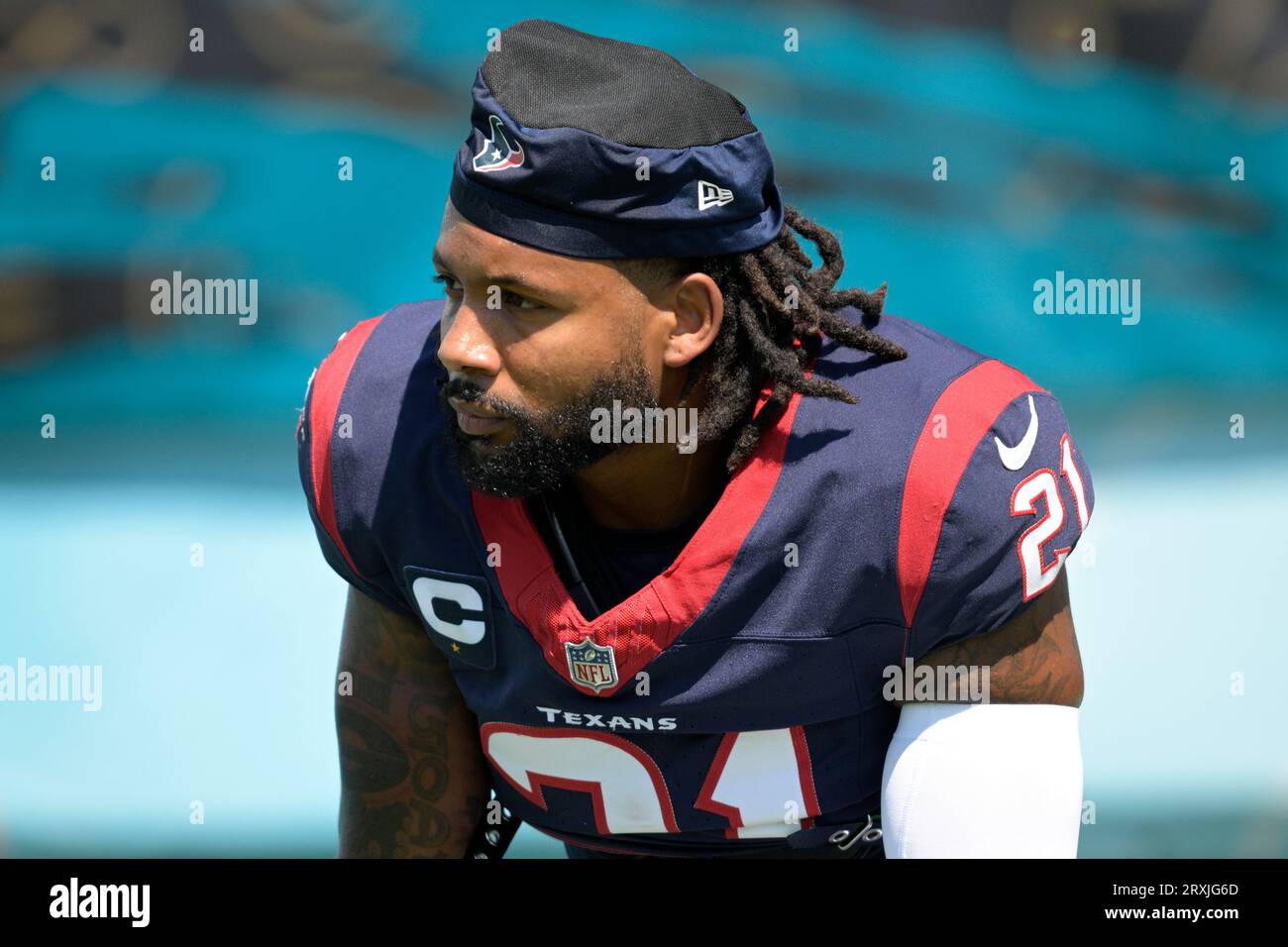 Houston Texans cornerback Steven Nelson (21) kneels in the end zone ...