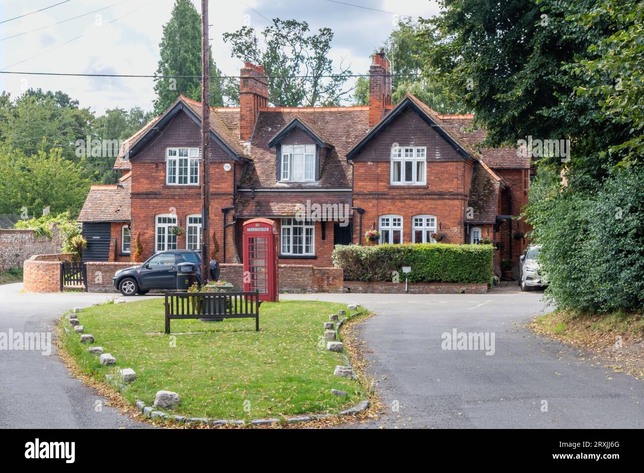 Little marlow village hi-res stock photography and images - Alamy