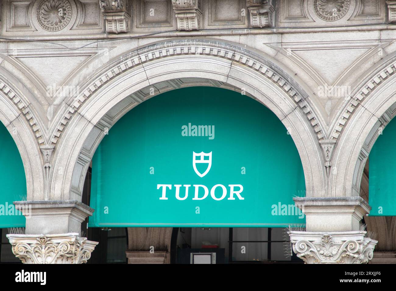 Milan , Italy - 09 06 2023 : tudor logo brand facade and text chain ...