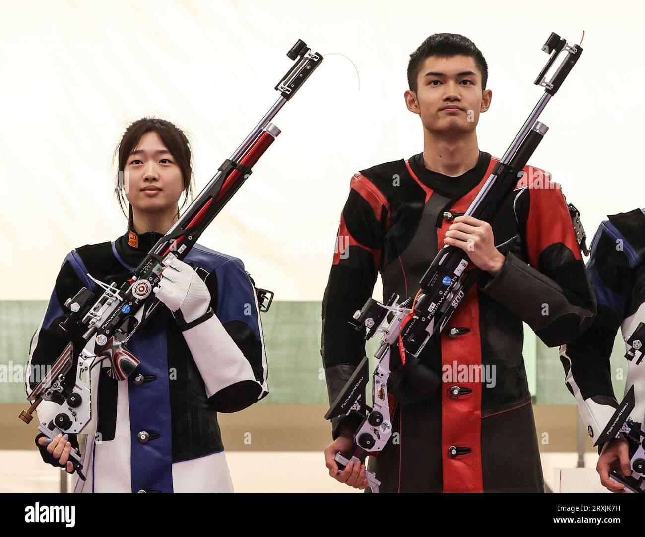 Hangzhou, China's Zhejiang Province. 26th Sep, 2023. Sheng Lihao (R ...