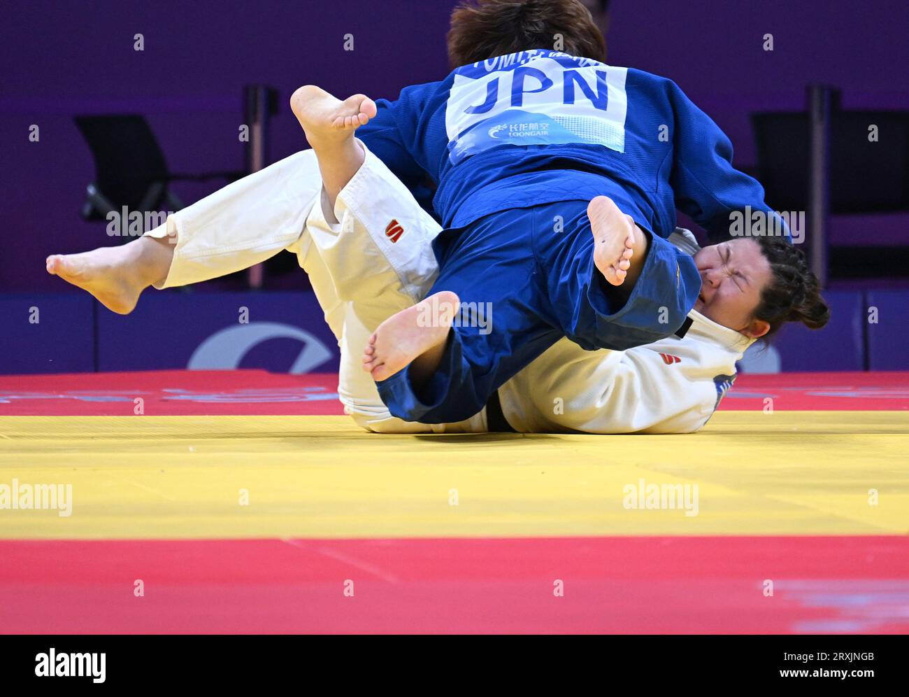 Hangzhou, China's Zhejiang Province. 26th Sep, 2023. Xu Shiyan (down ...