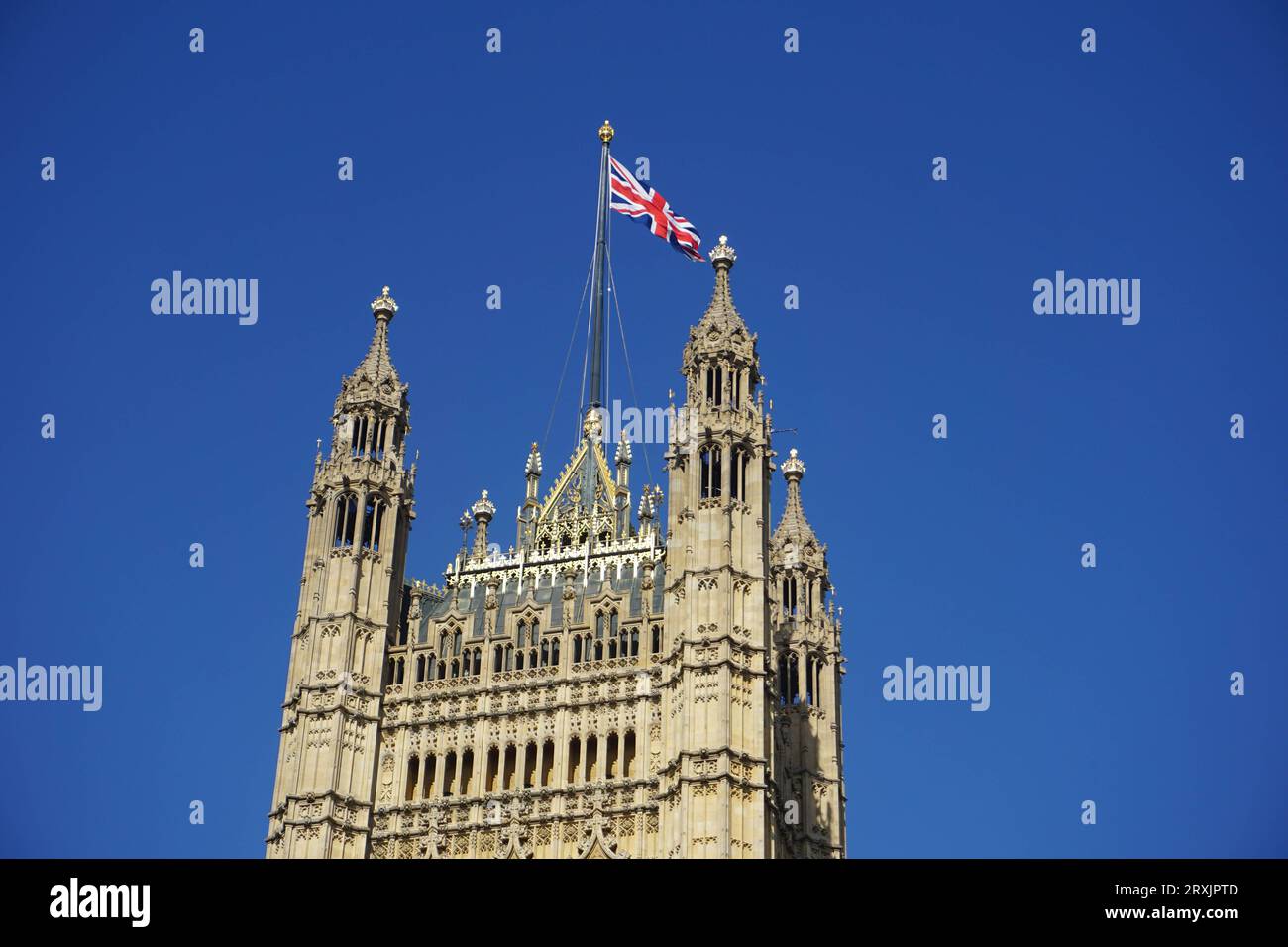 Architecture victoria tower british hi-res stock photography and images ...