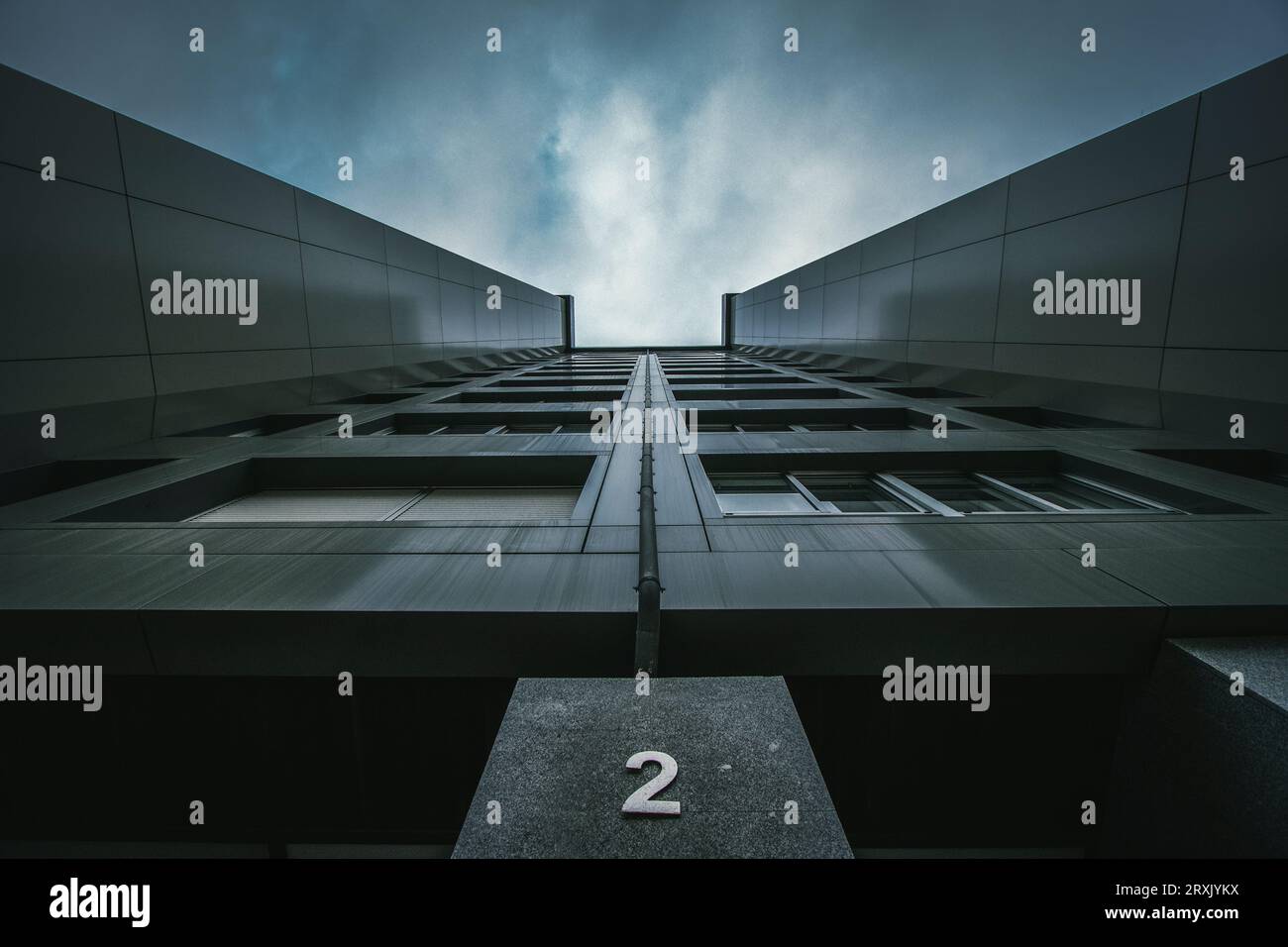 Perspective from below hi-res stock photography and images - Alamy