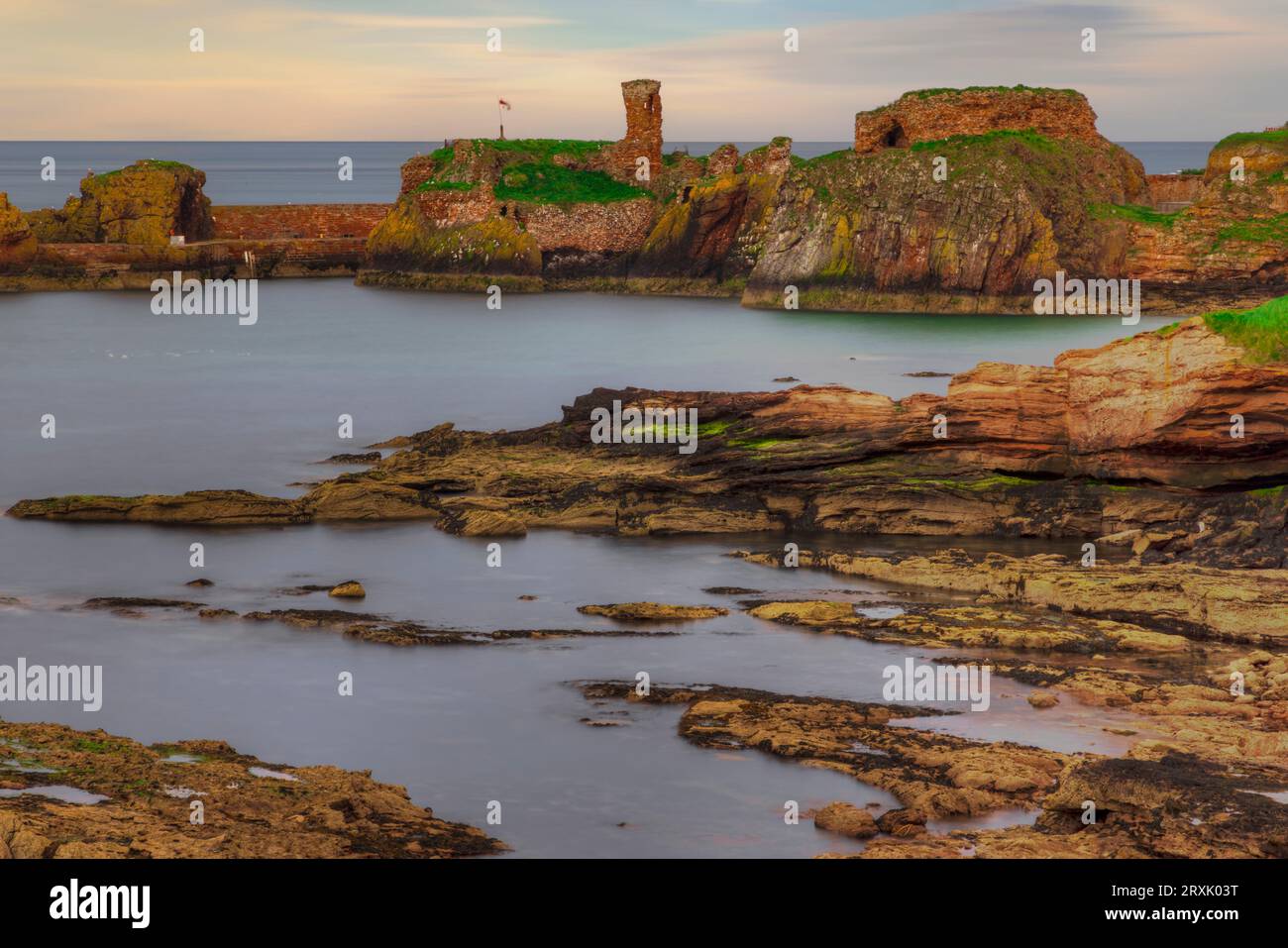 Dunbar castle ruins hi-res stock photography and images - Alamy